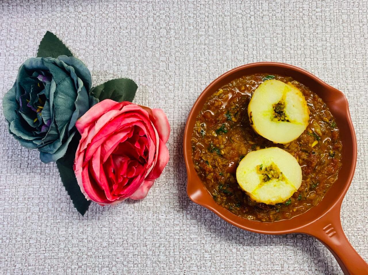 Stuffed Lasaniya Batata - Foodie Trail