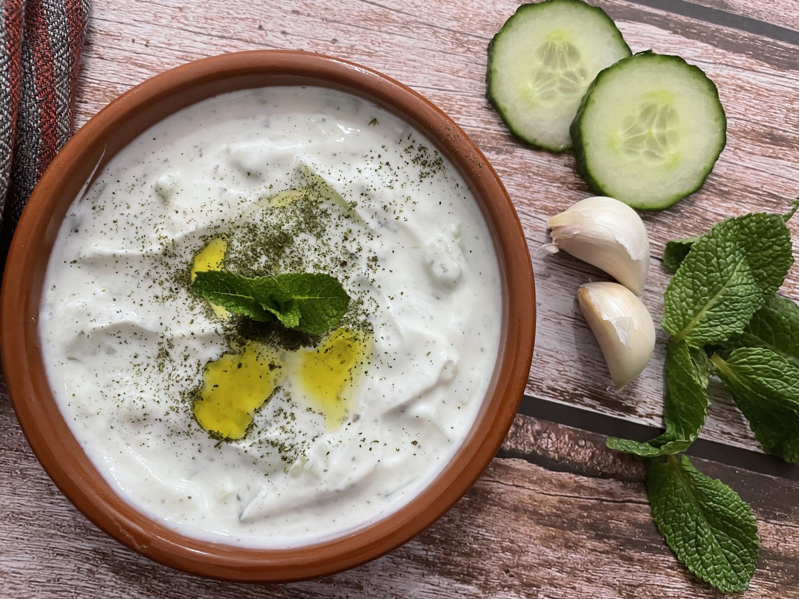 Turkish Cacik/Yogurt Dip with Cucumber and Garlic - Foodie Trail